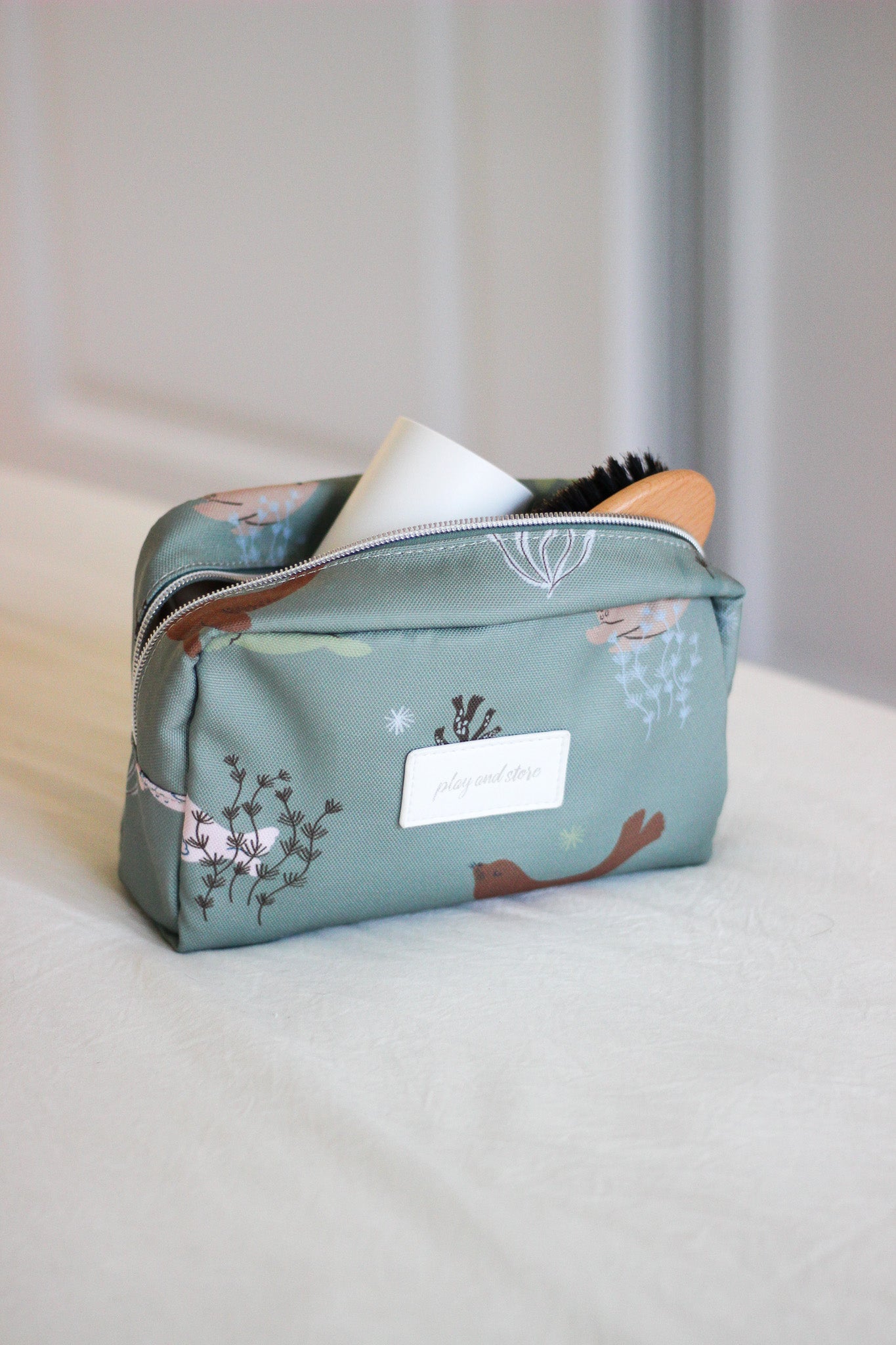 Toilet Bag – Play and Store
